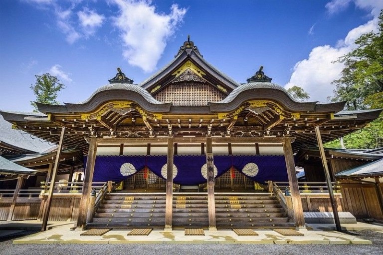 Amaterasu: La Diosa del Sol en la Mitología Japonesa – Japón desde Japón